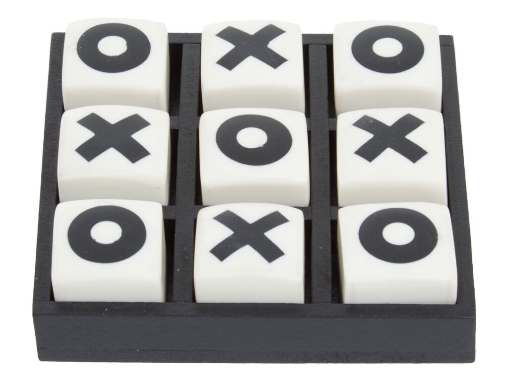 Chenzo Games Extra Smella White and Black Noughts and Crosses - Only ...