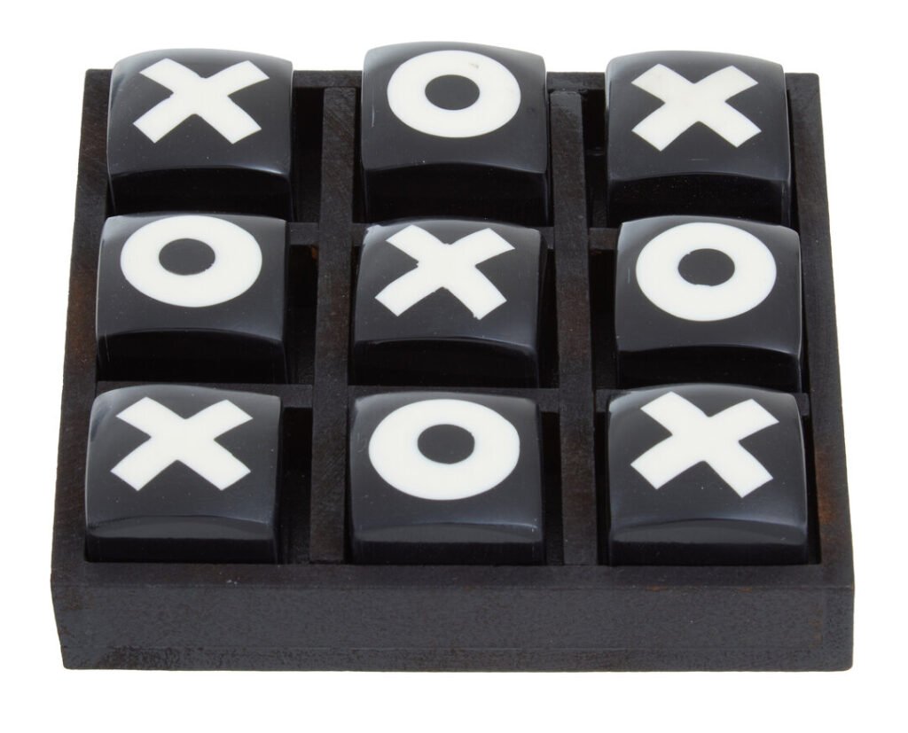 Chenzo Games Extra Smella Black and White Noughts and Crosses - Only ...